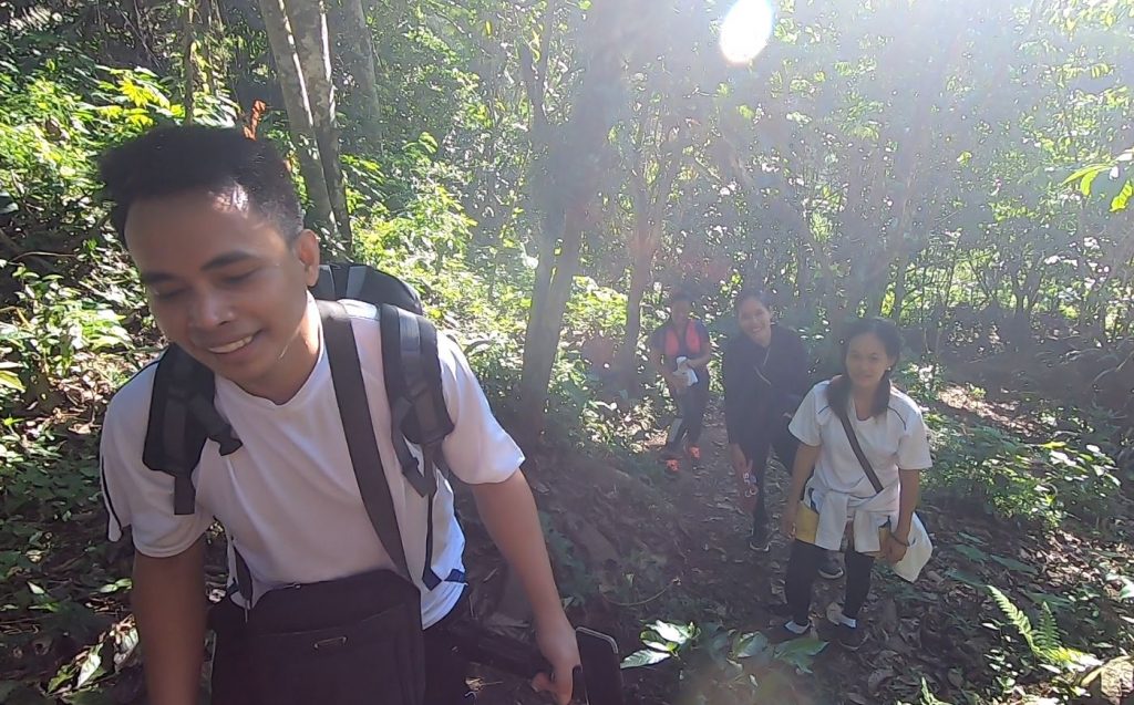 Scaling The Summit Of Mount Dinor? Read This First (A Hiking Guide)